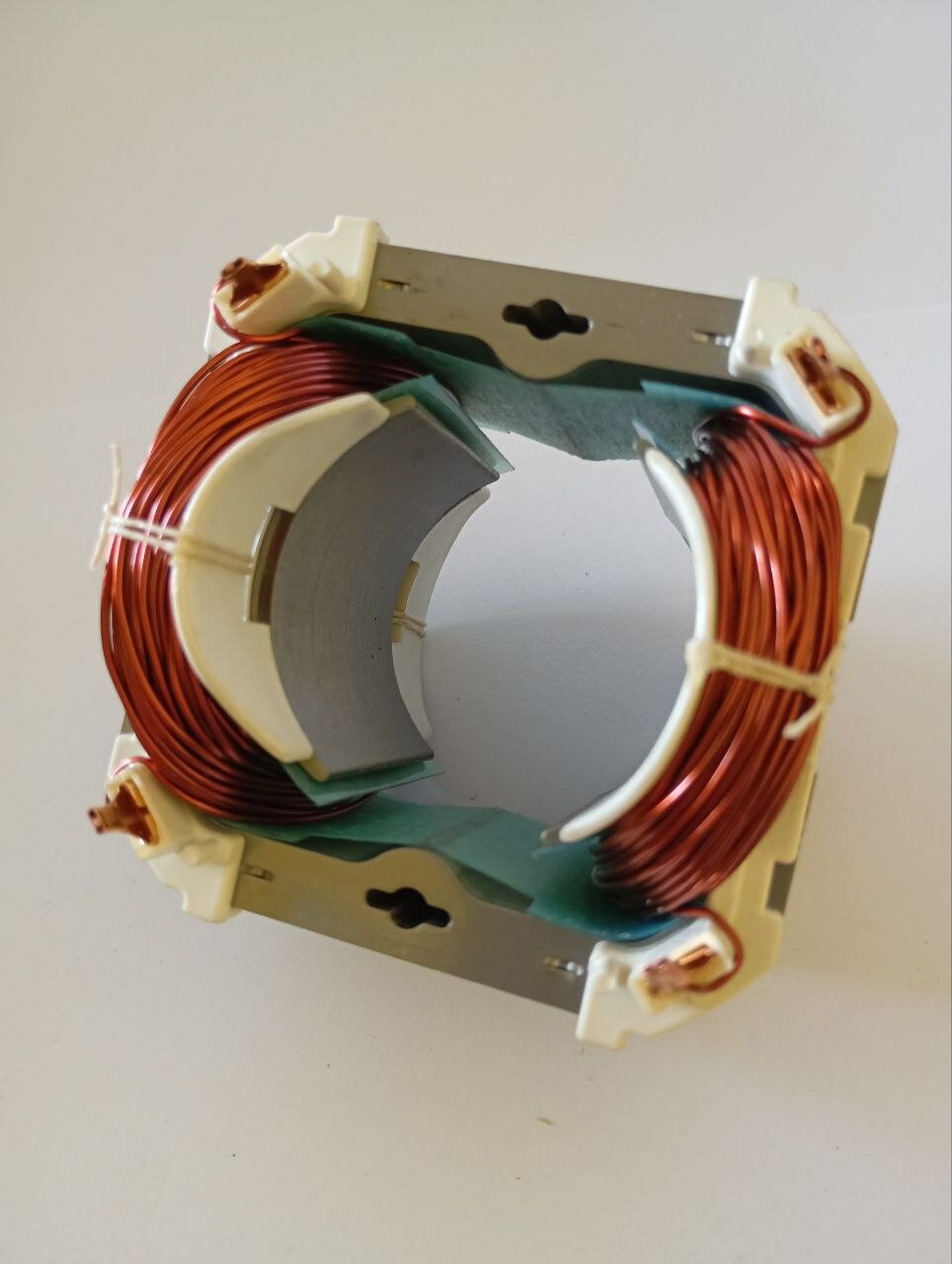 Статор обмотка электродвигателя пилы цепной электрической FORZA ЭПЦ-2400,