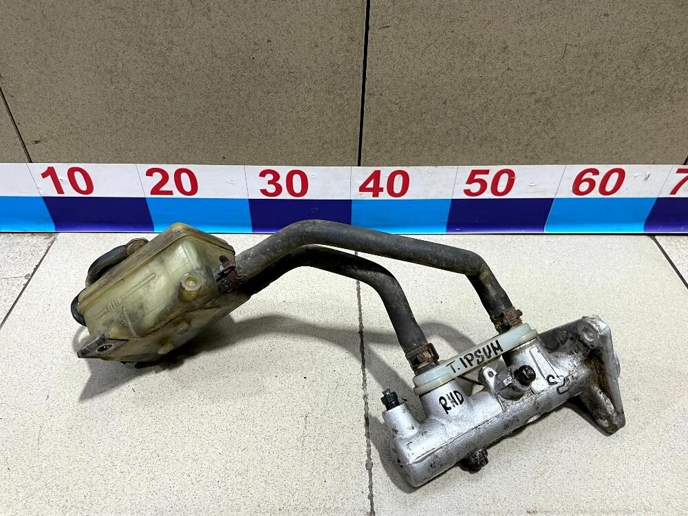 Главный тормозной цилиндр Toyota Ipsum 4720144020