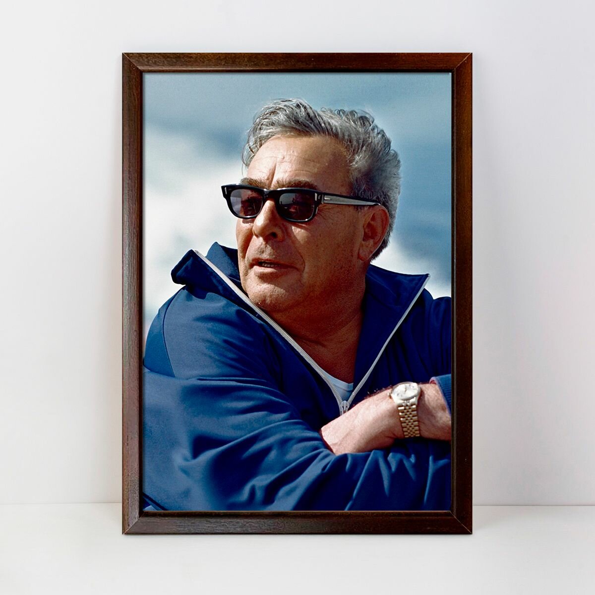 Портрет Брежнева Л. И. на холсте в рамке под дерево / А-4 (21x30 см.)