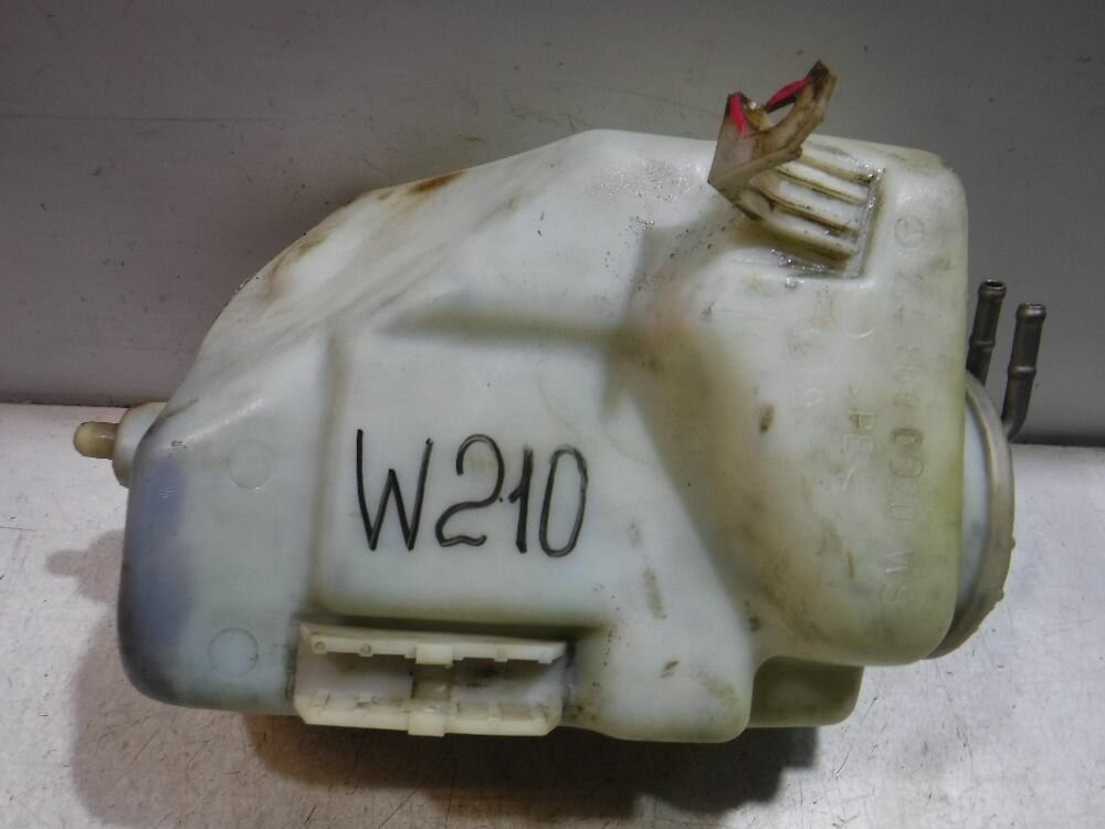Бачок омывателя лобового стекла Mercedes W210 2108690920