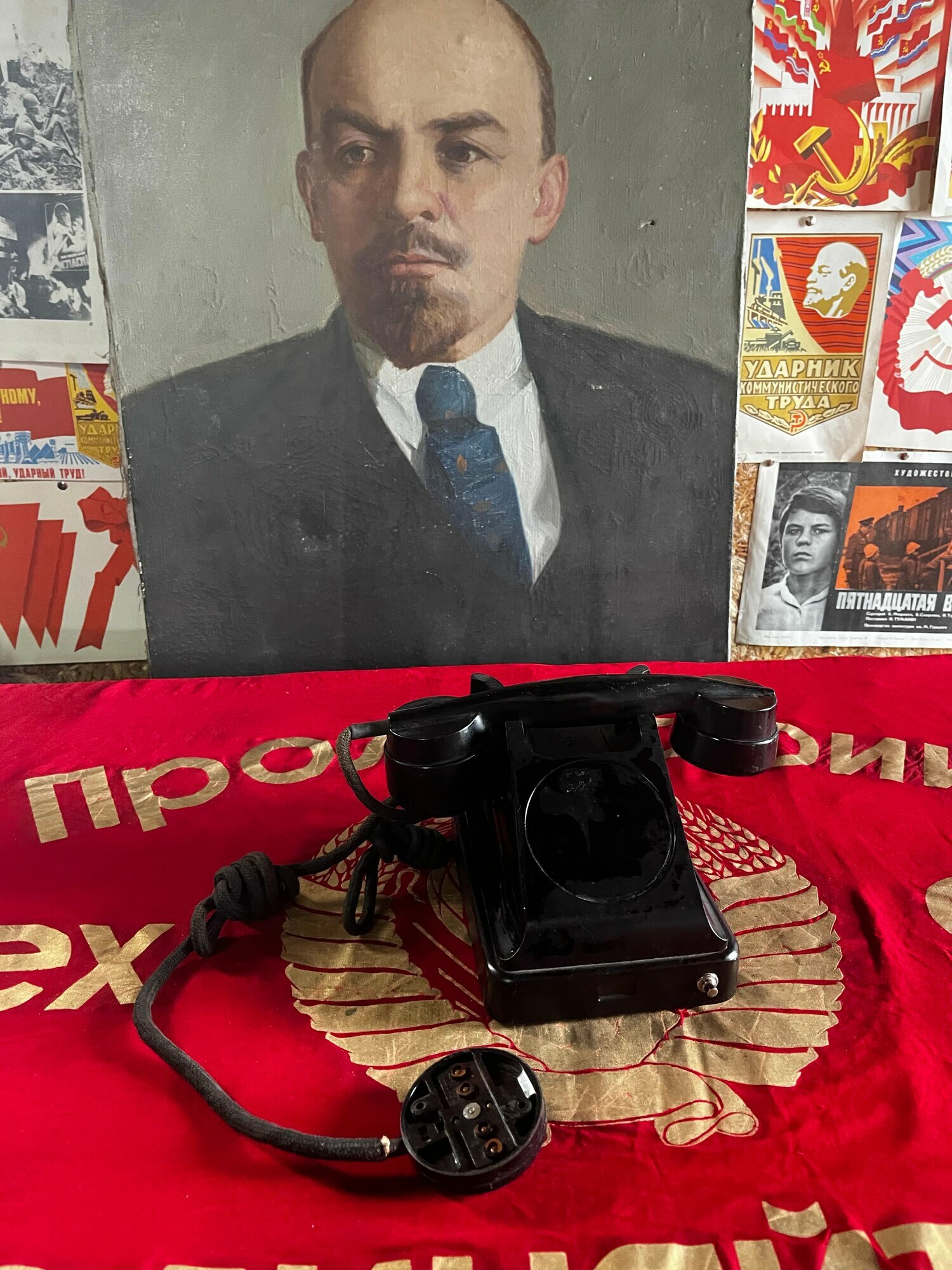 Телефонный аппарат карболитовый бездисковый для внутренней связи СССР