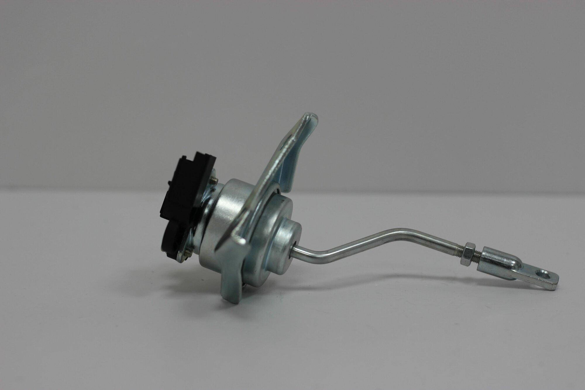 Актуатор турбины FORD C-MAX, PEUGEOT 308, CITROEN BERLINGO, (Форд С-Макс, Пежо 308, Ситроен Берлинго), IUAE0464 для 1696537