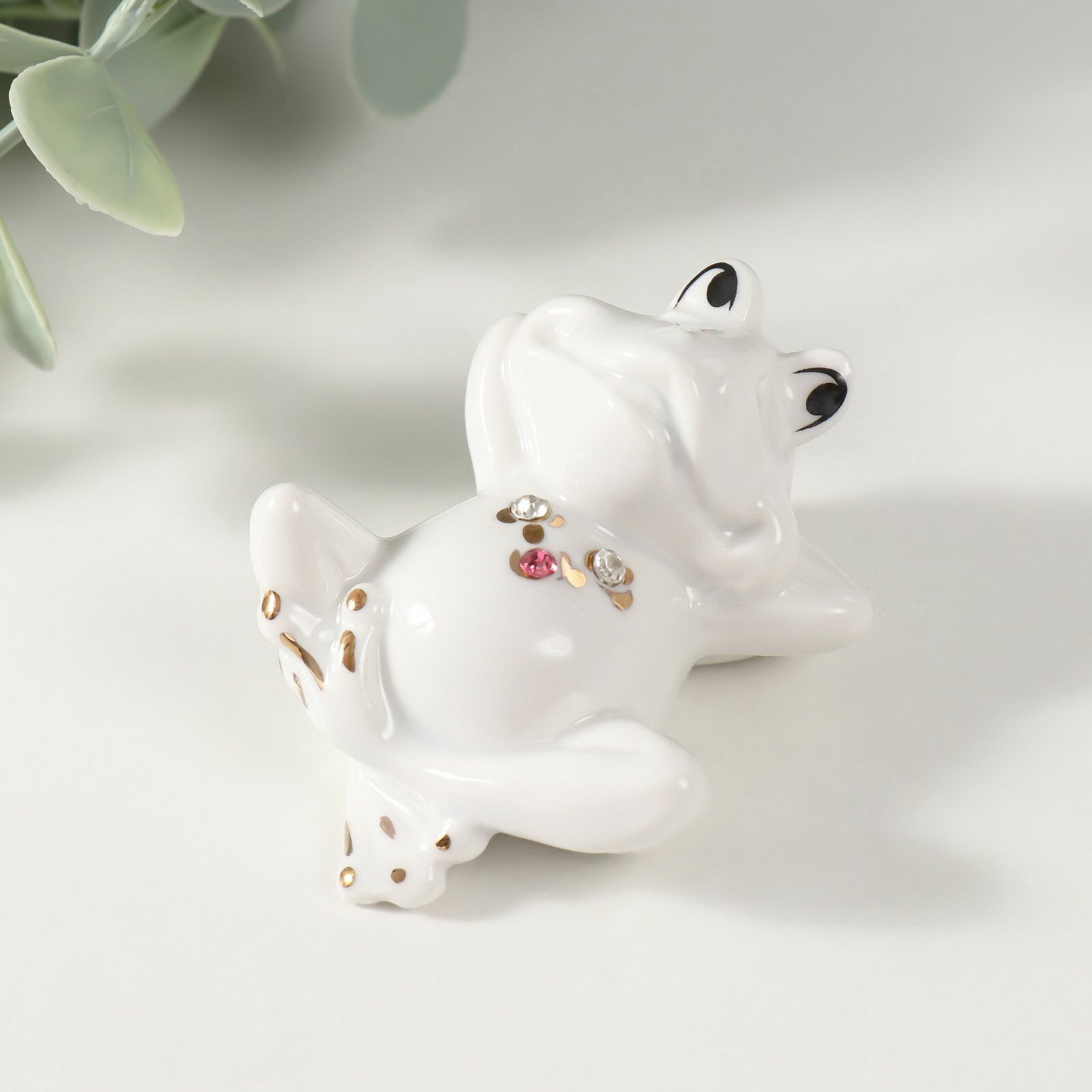 Фигурка керамика "Лягуха на отдыхе", белый с золотом, стразы, 4.5x4x6.2 см