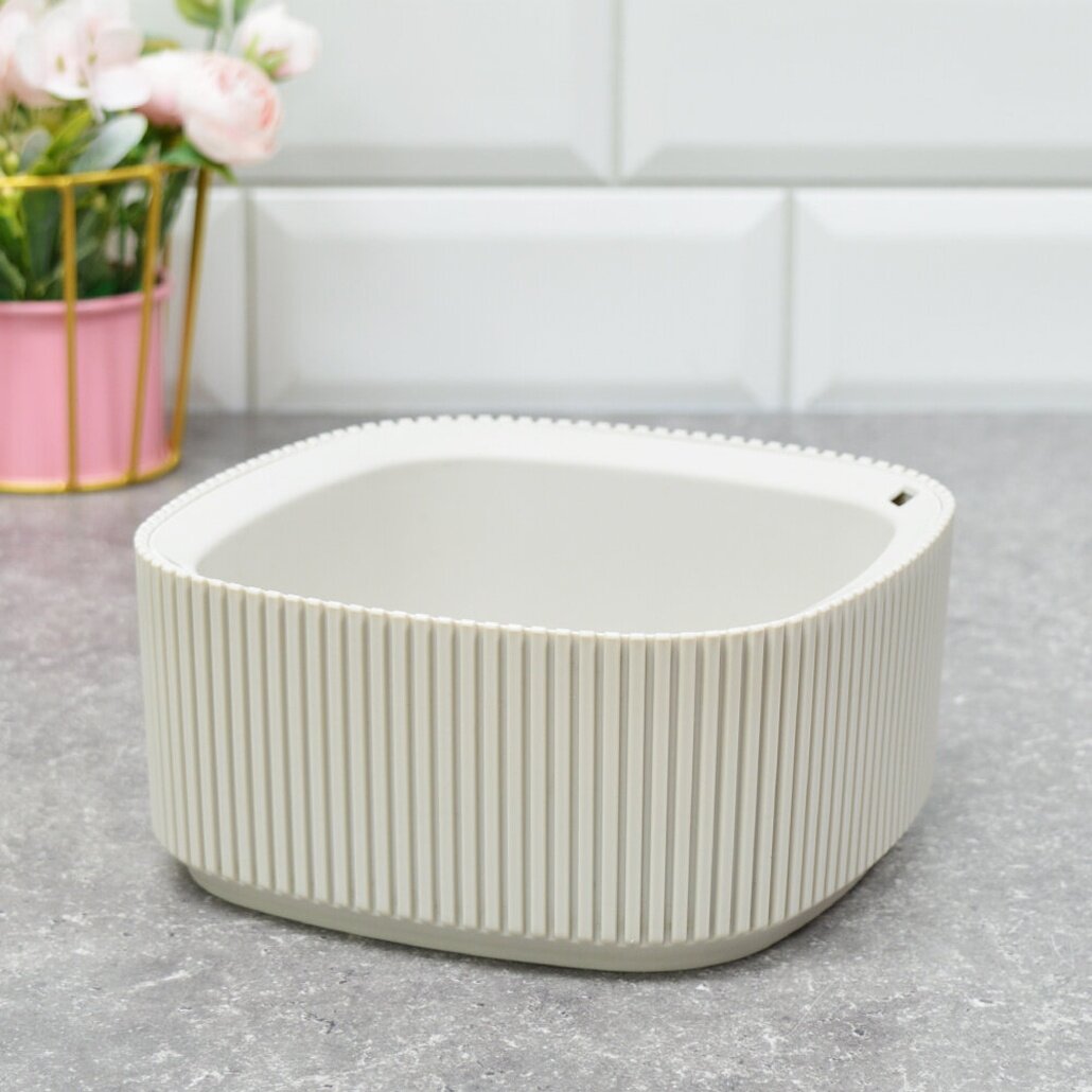 Кашпо пластиковое 16,5х16,5см со вставкой, 0,9л, кремовый — практичный дизайн и защита от перелива