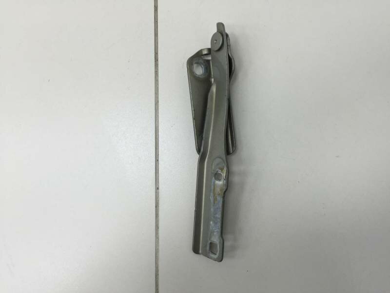 Петля капота левая Renault Sandero 2009-2014 кат.номер: 8200763871