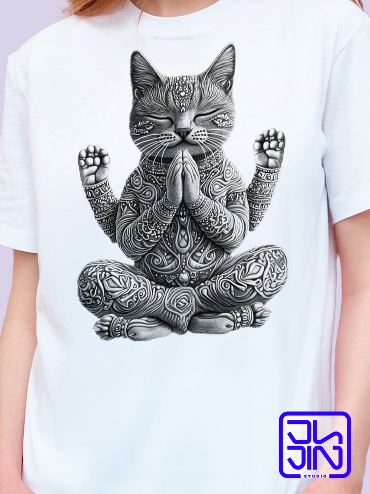 Футболка классическая женская с авторским принтом Кошка этническая черно белая в стиле будда, графитовая медитация, белый хлопковый трикотаж с прикольным рисунком на груди