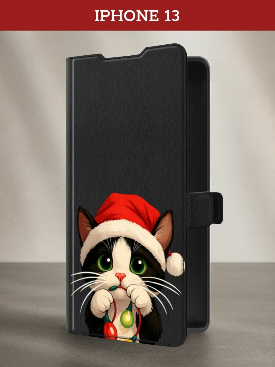 Чехол-книжка на Apple iPhone 13 / Айфон 13 с рисунком Милый котенок с гирляндой, черный
