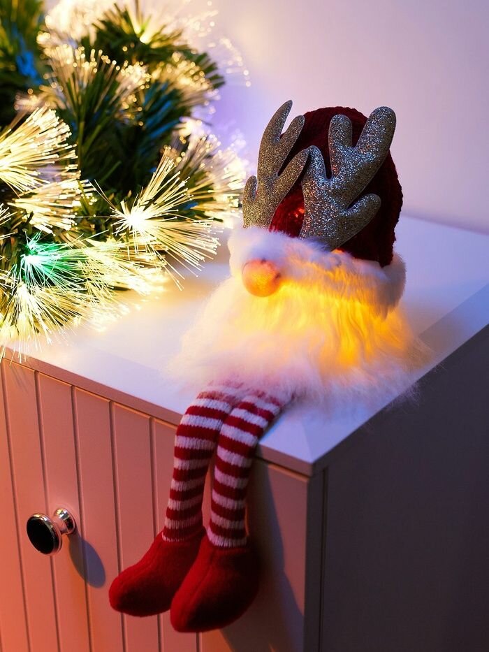 Светодиодная фигура "Гном красная шапочка", праздничное украшение с подсветкой, настольная текстильная игрушка для интерьера, декор на новый год, 33 см, 1 LED, свечение тёплое белое