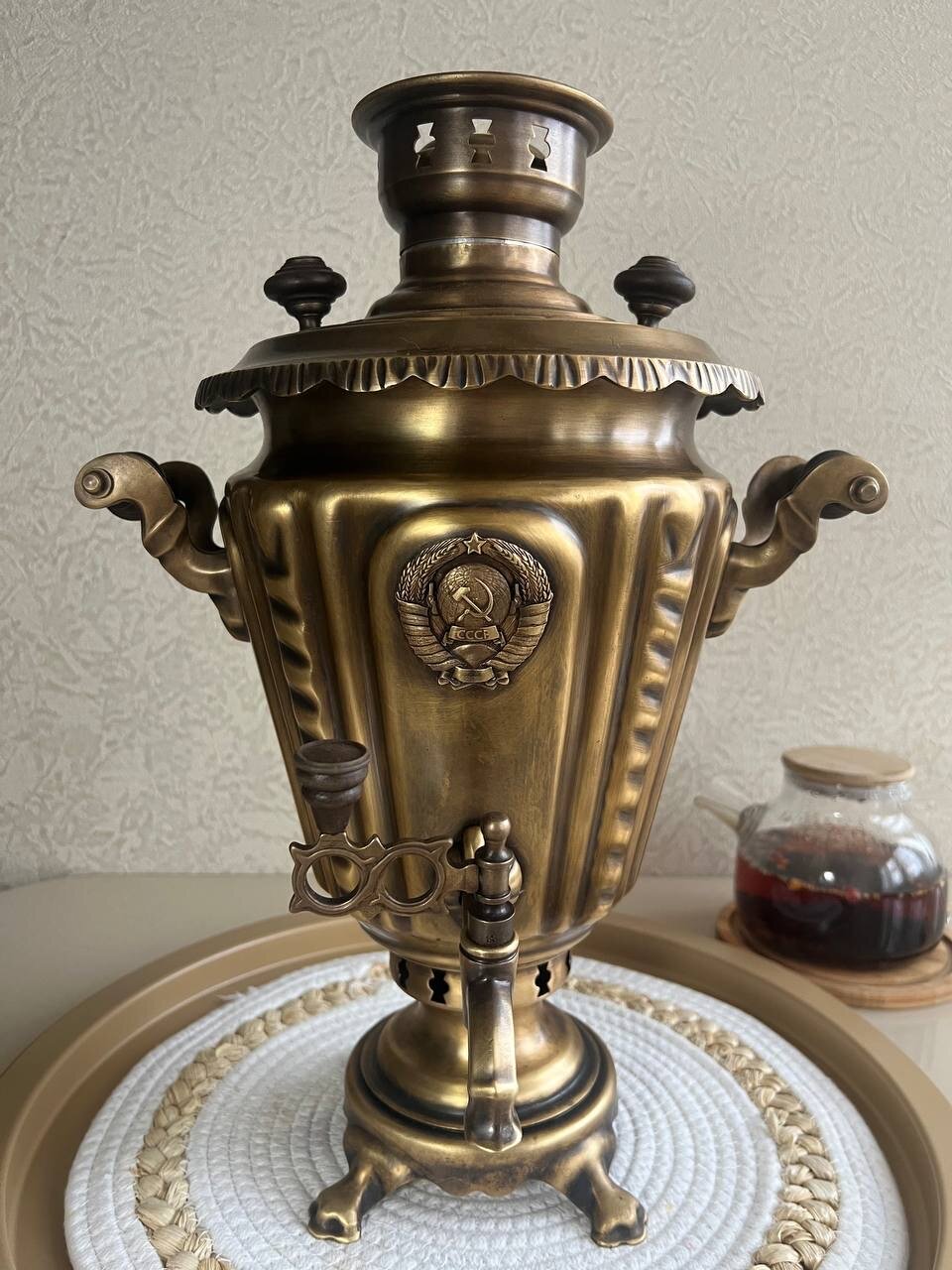 Шикарный самовар на дровах . Форма рюмка с косами . 5 литров