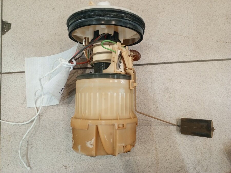 Насос топливный от Mazda 3 bk 2003-2009