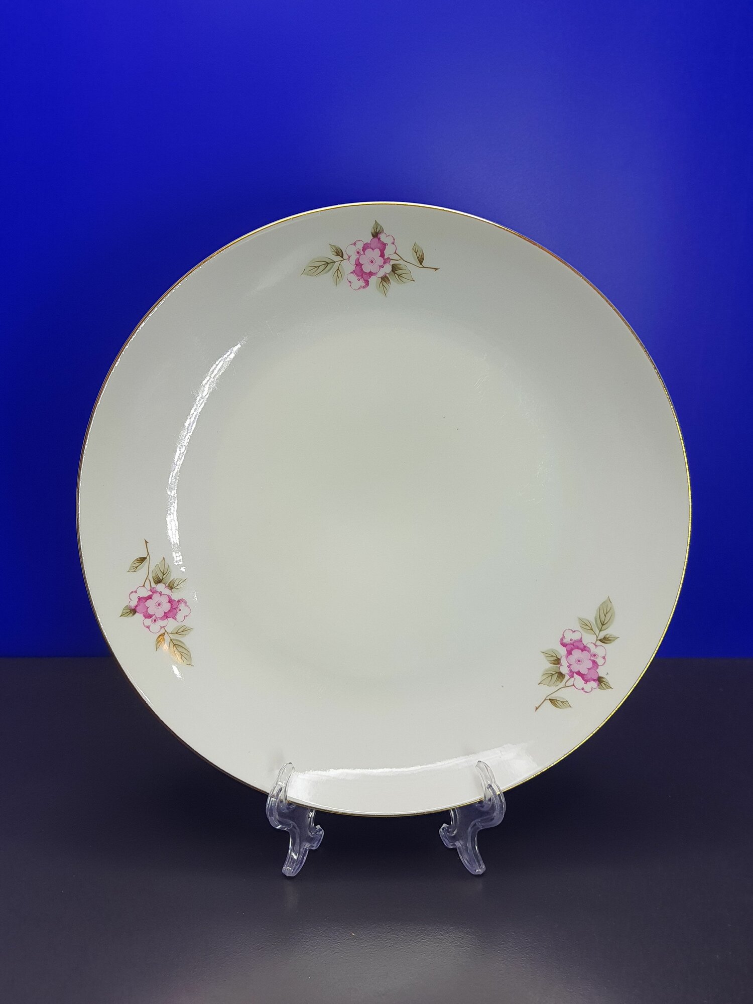 Тарелка винтажная плоская "Гортензия", фарфор, 23,5 см, "Дянко Стефанов", Болгария 1968 г.