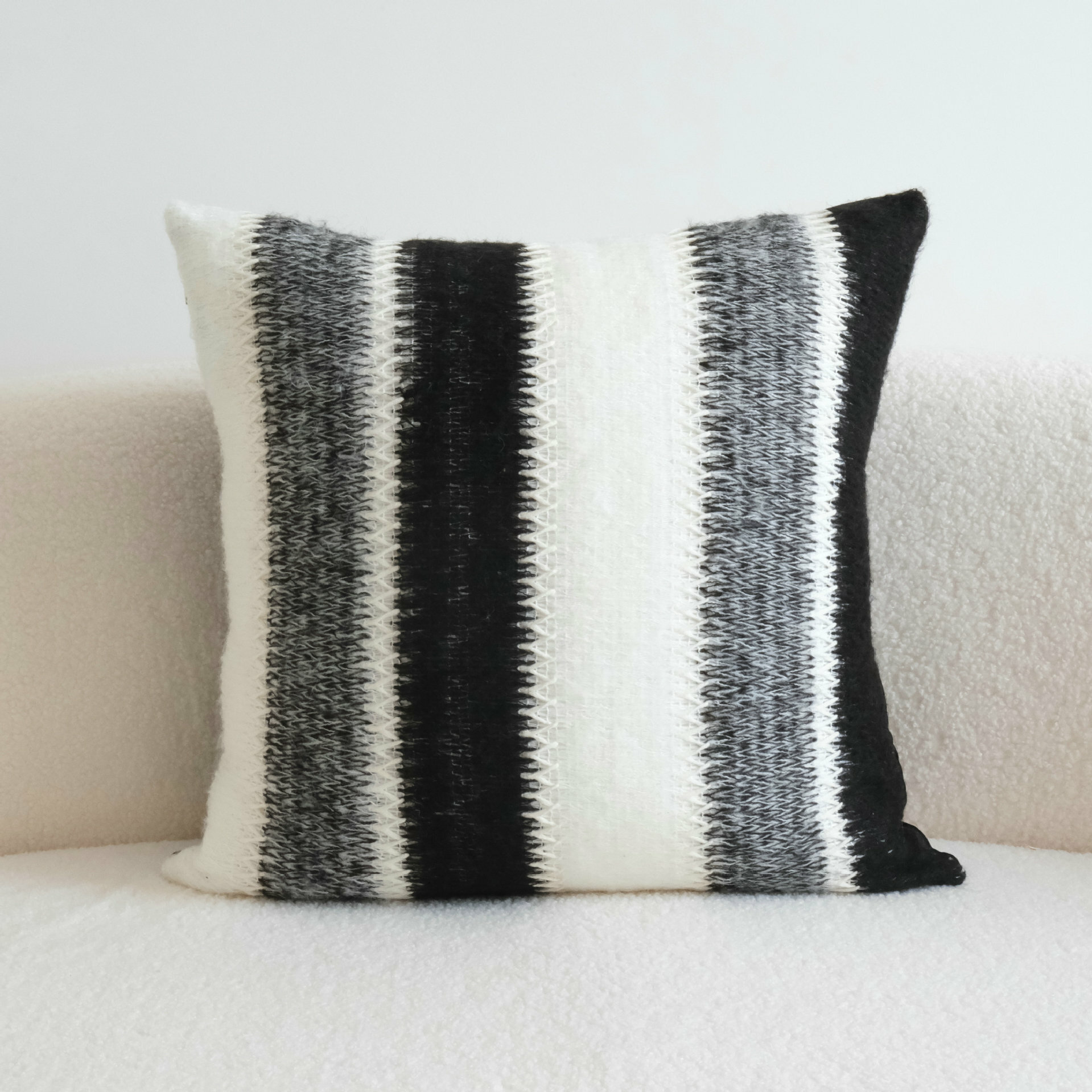 Легкая роскошь в стиле INS, подушка из шерсти с пэчворком, подушка для дивана в гостиной, декоративная наволочка для модели отеля, черный, белый, серый