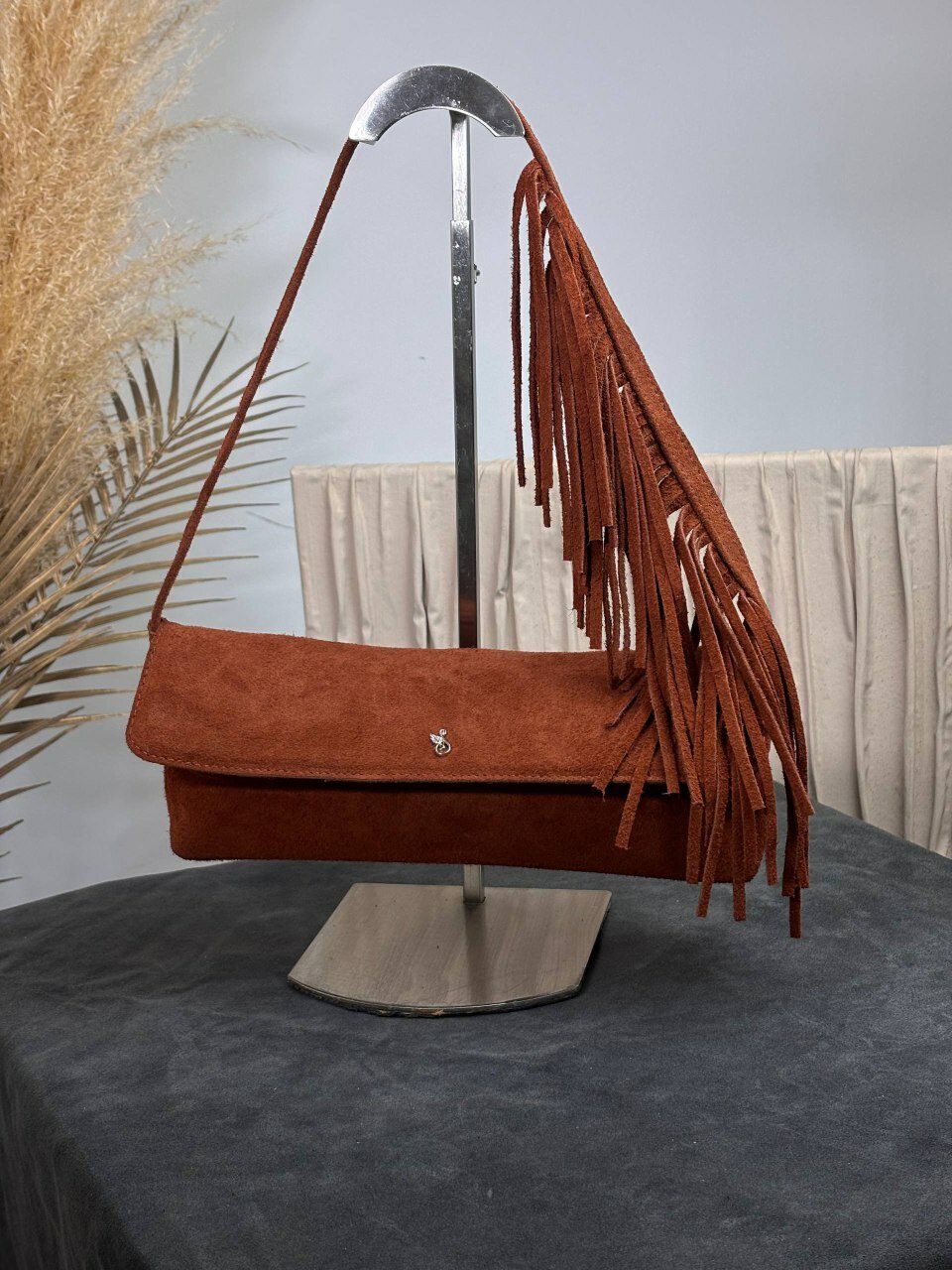 Сумка клатч  Клатч из замши с бахромой