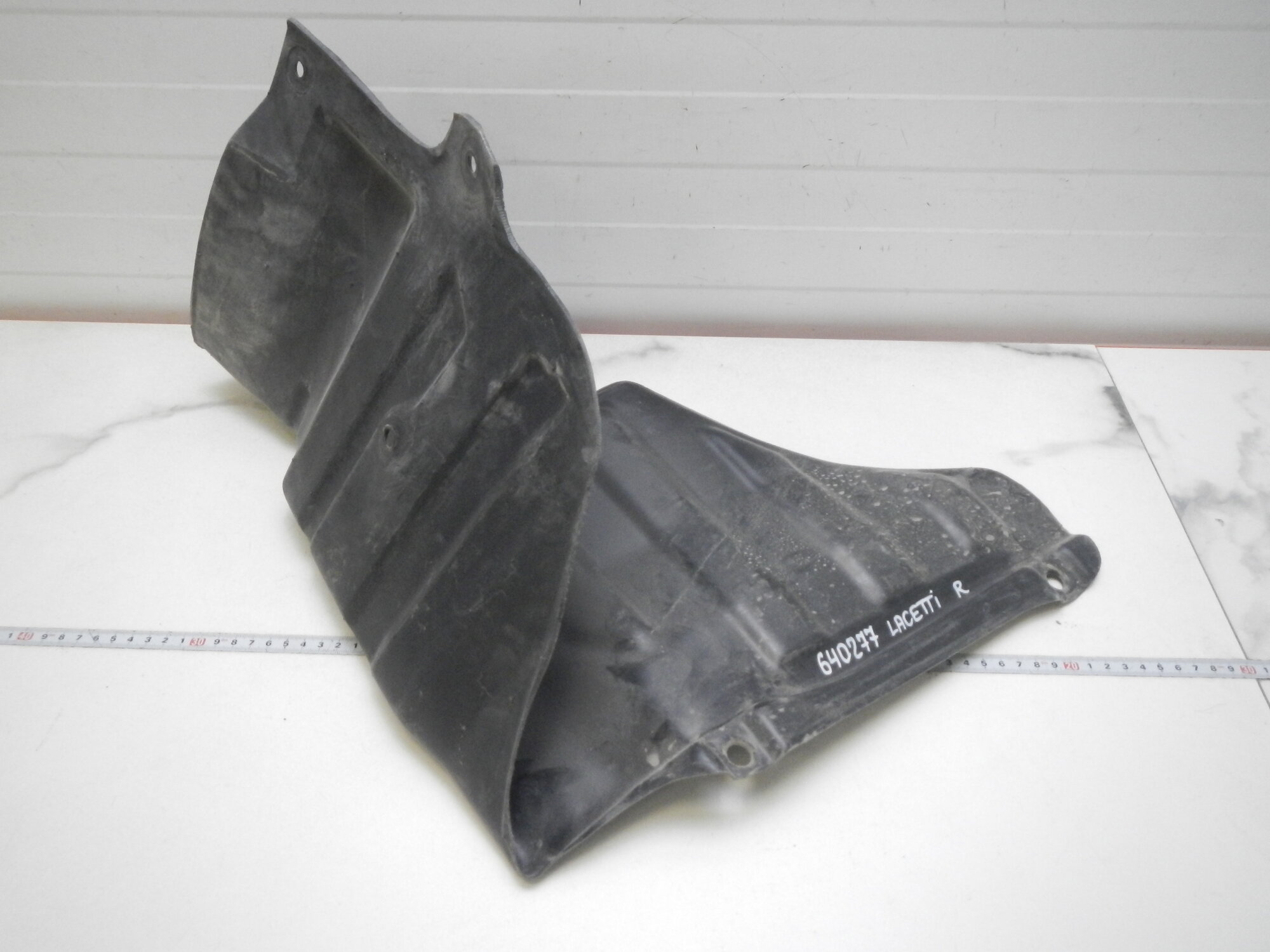Б/У Пыльник двигателя, Chevrolet (Шевроле)-LACETTI (04-13) CHEVROLET LACETTI (04-13) боковой правый Дубликат, задиры. 640...