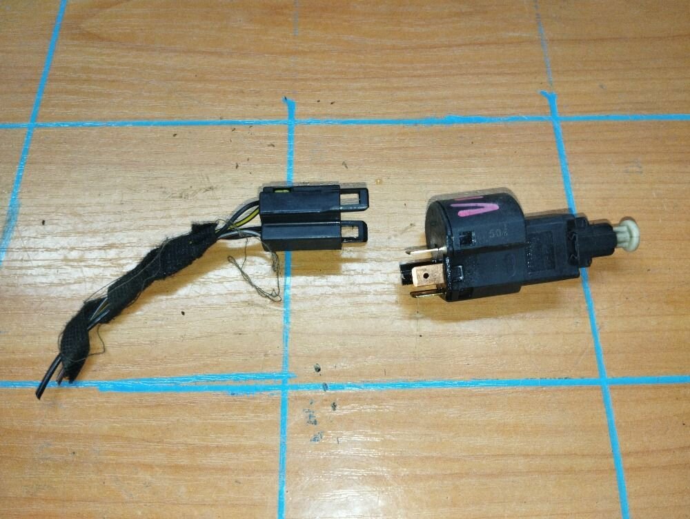 Датчик педали тормоза Шевроле Вива Б/У с пробегом