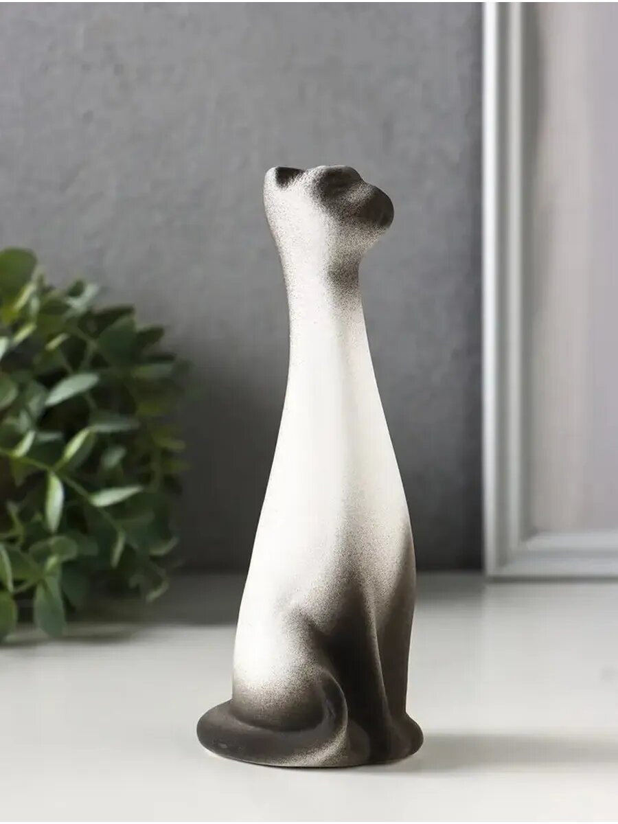 Минималистичная керамическая фигурка кота
