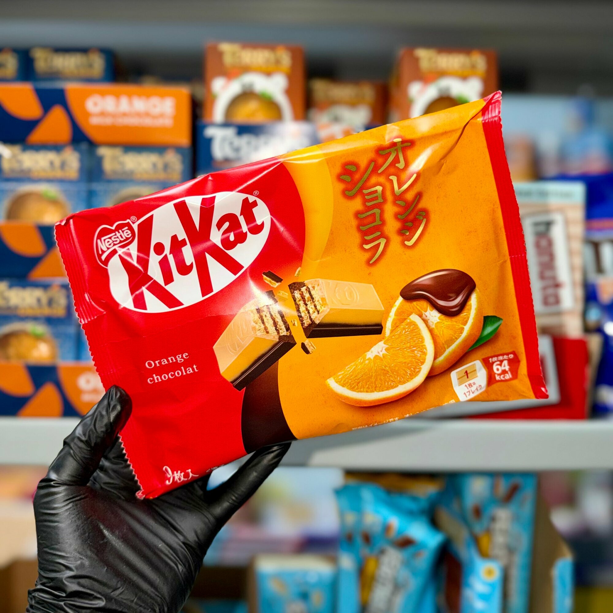 Шоколадные батончики KitKat mini Orange chocolate/Киткат мини со вкусом апельсина 104,4 гр.