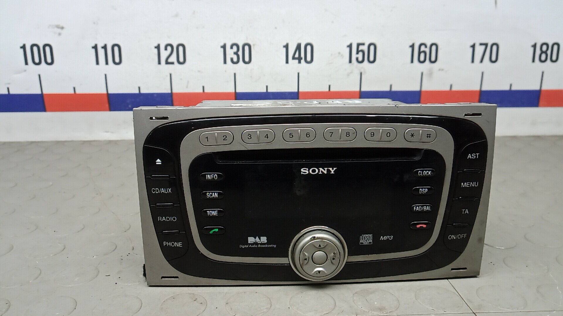 Магнитола FORD KUGA 1