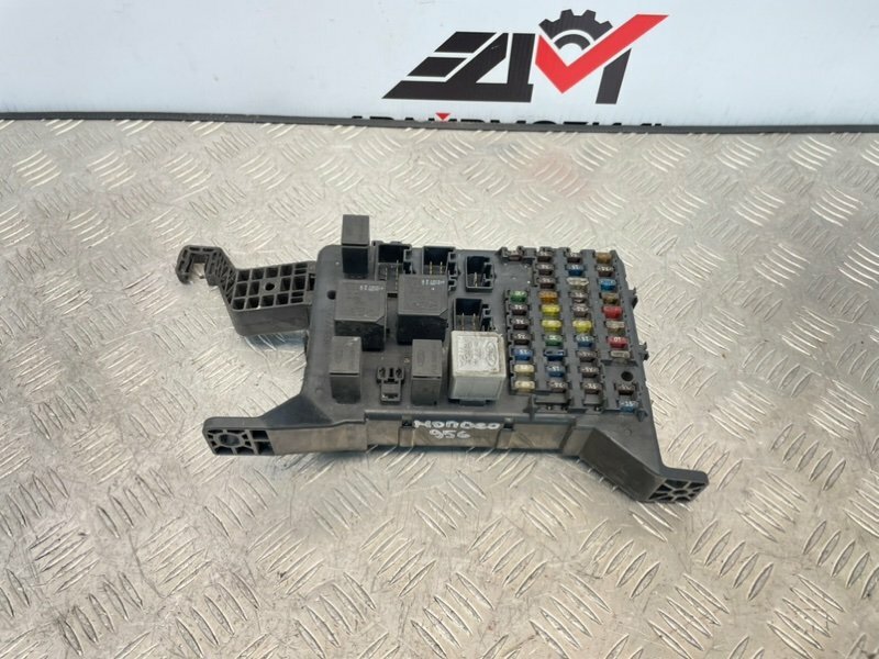 Б/У блок предохранителей, реле салона Ford Mondeo 2001 B4Y CJBB 61381 FORD арт. 1121718