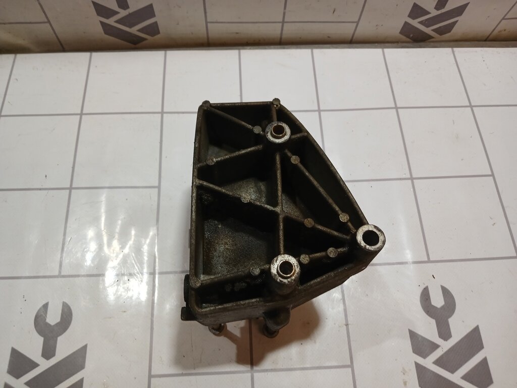 Кронштейн генератора LADA VESTA 15-19