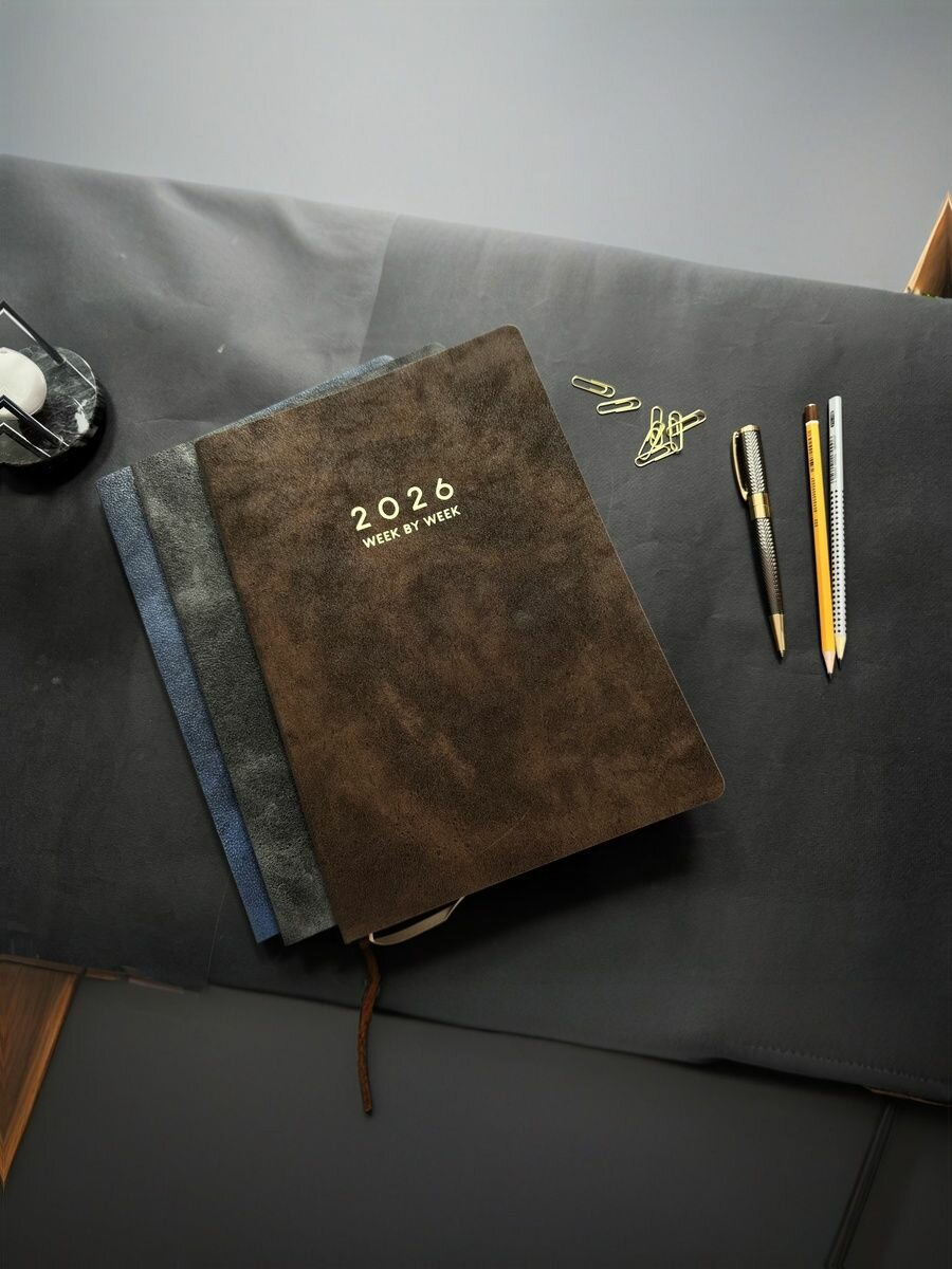 Еженедельник /планинг настольный датированный 2026 г, формат А4 т-коричневый, мягкая интегральная обложка