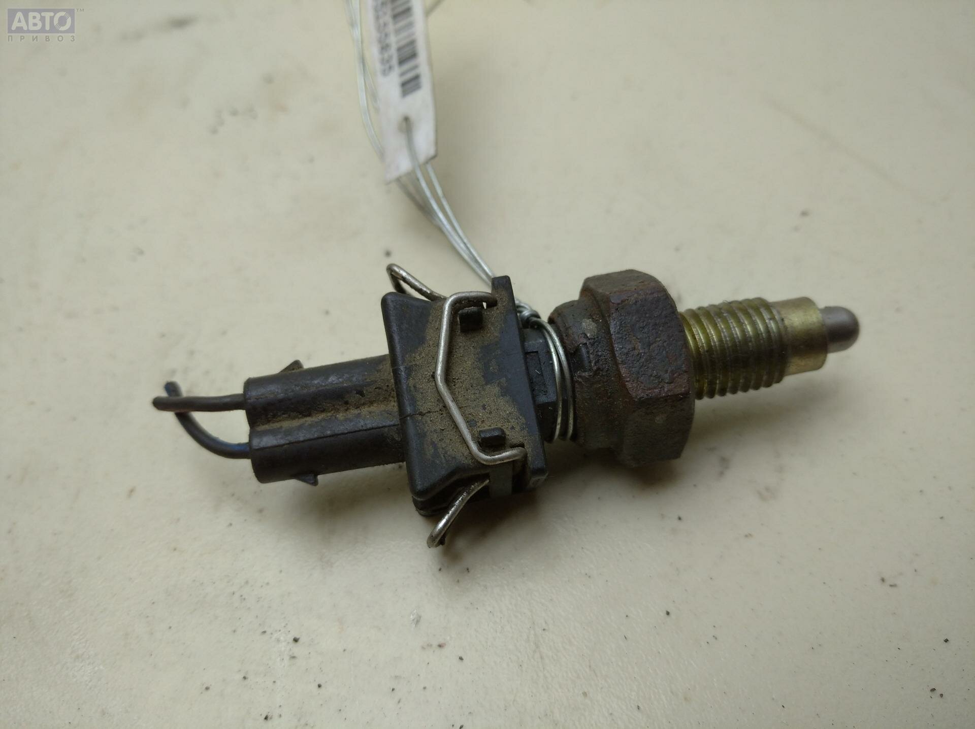 Датчик включения заднего хода (лягушка) Volkswagen Transporter T4