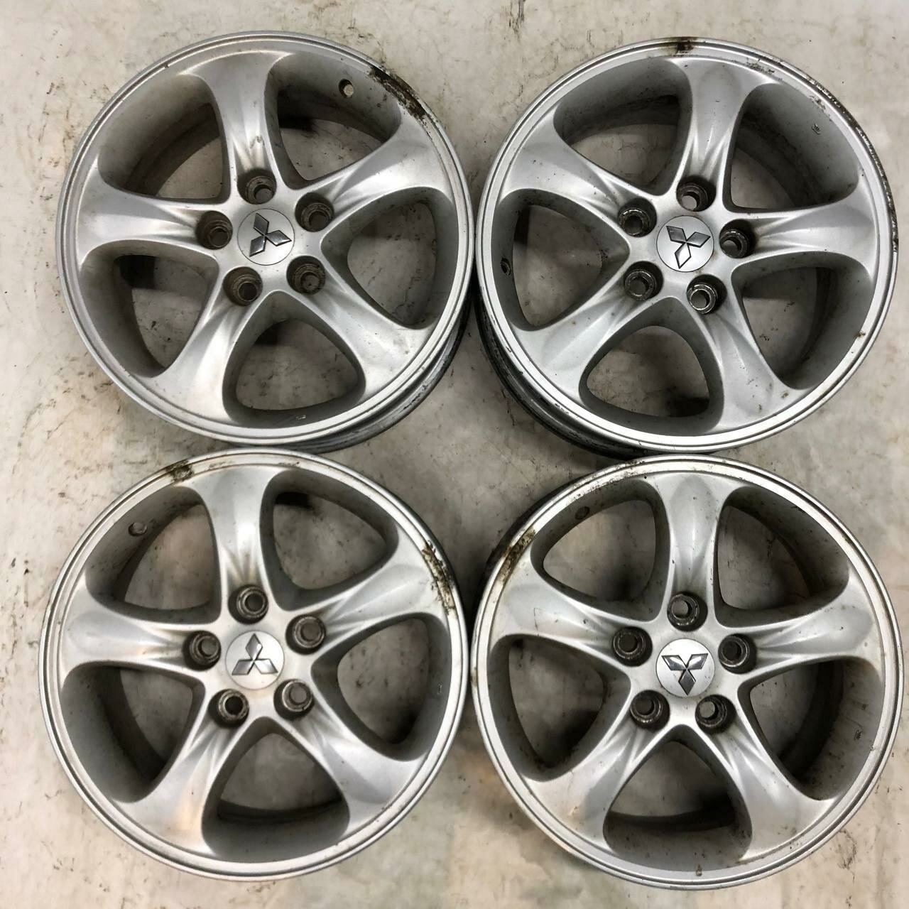 Колесные диски Mitsubishi 16x6.5 PCD 5x114.3 D67.1 ET46 (оригинал)
