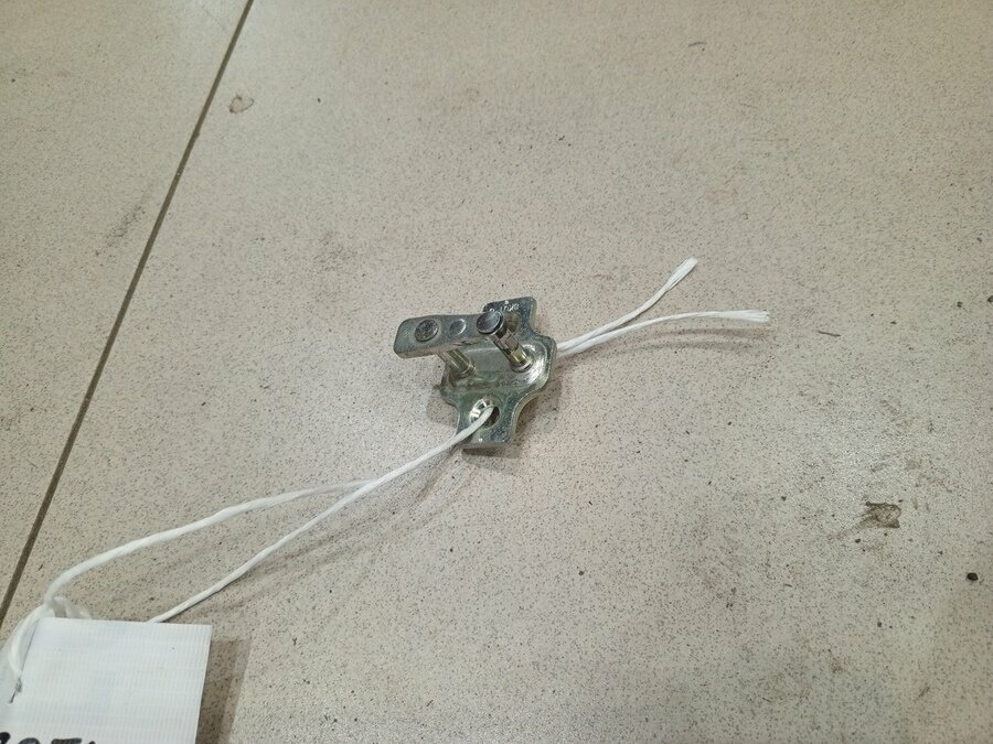 Ответная часть замка двери от Chevrolet Lacetti J200 2003-2013