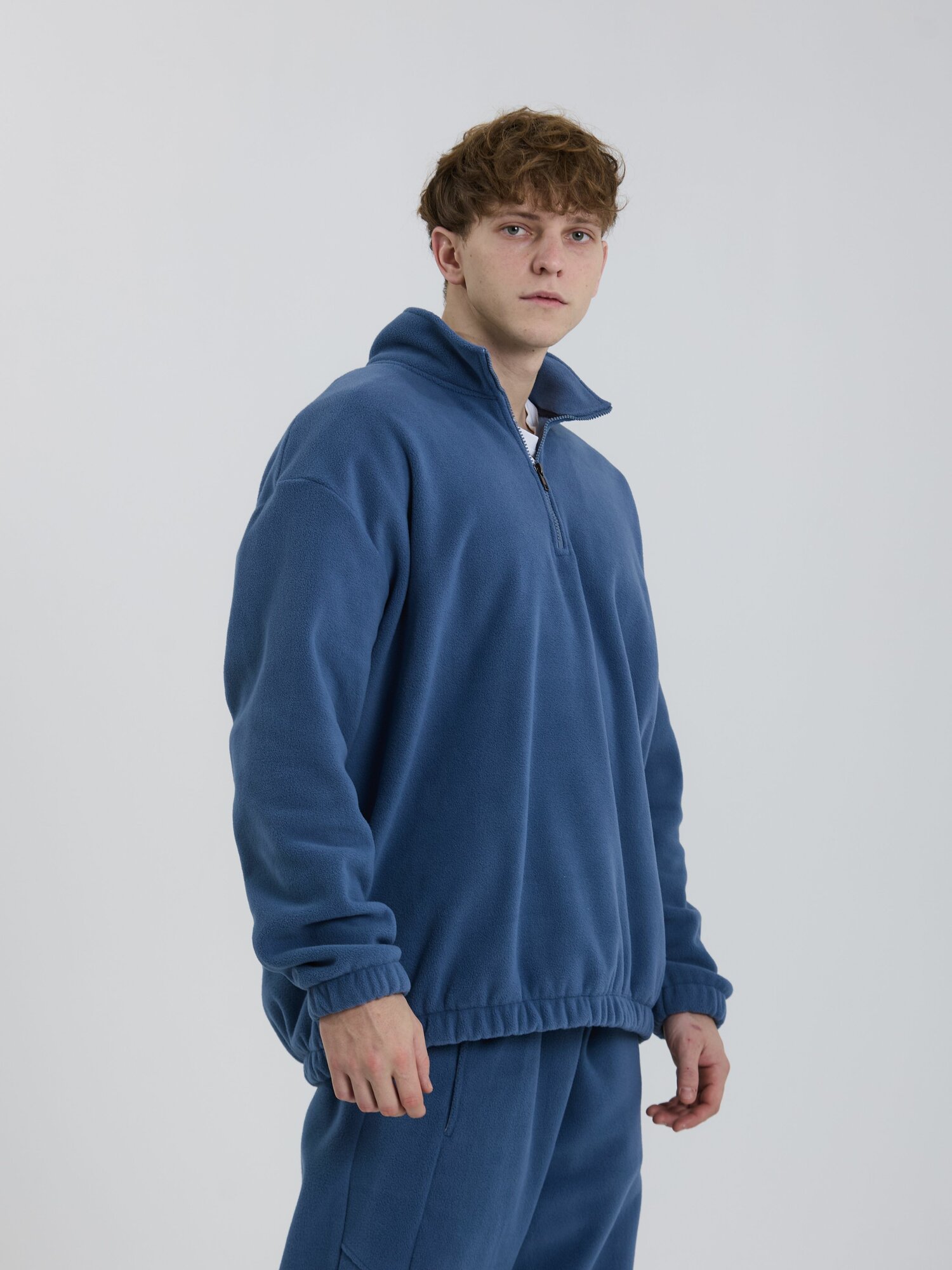 Толстовка спортивная