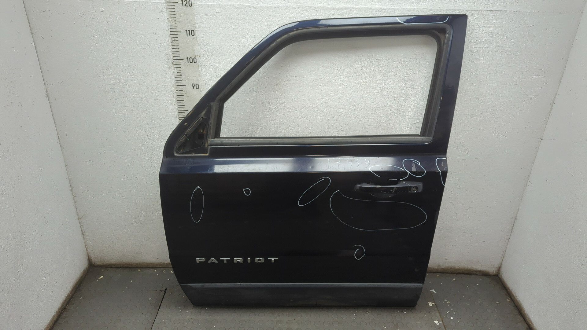 Дверь боковая (легковая) левая передняя Jeep Patriot Б/У