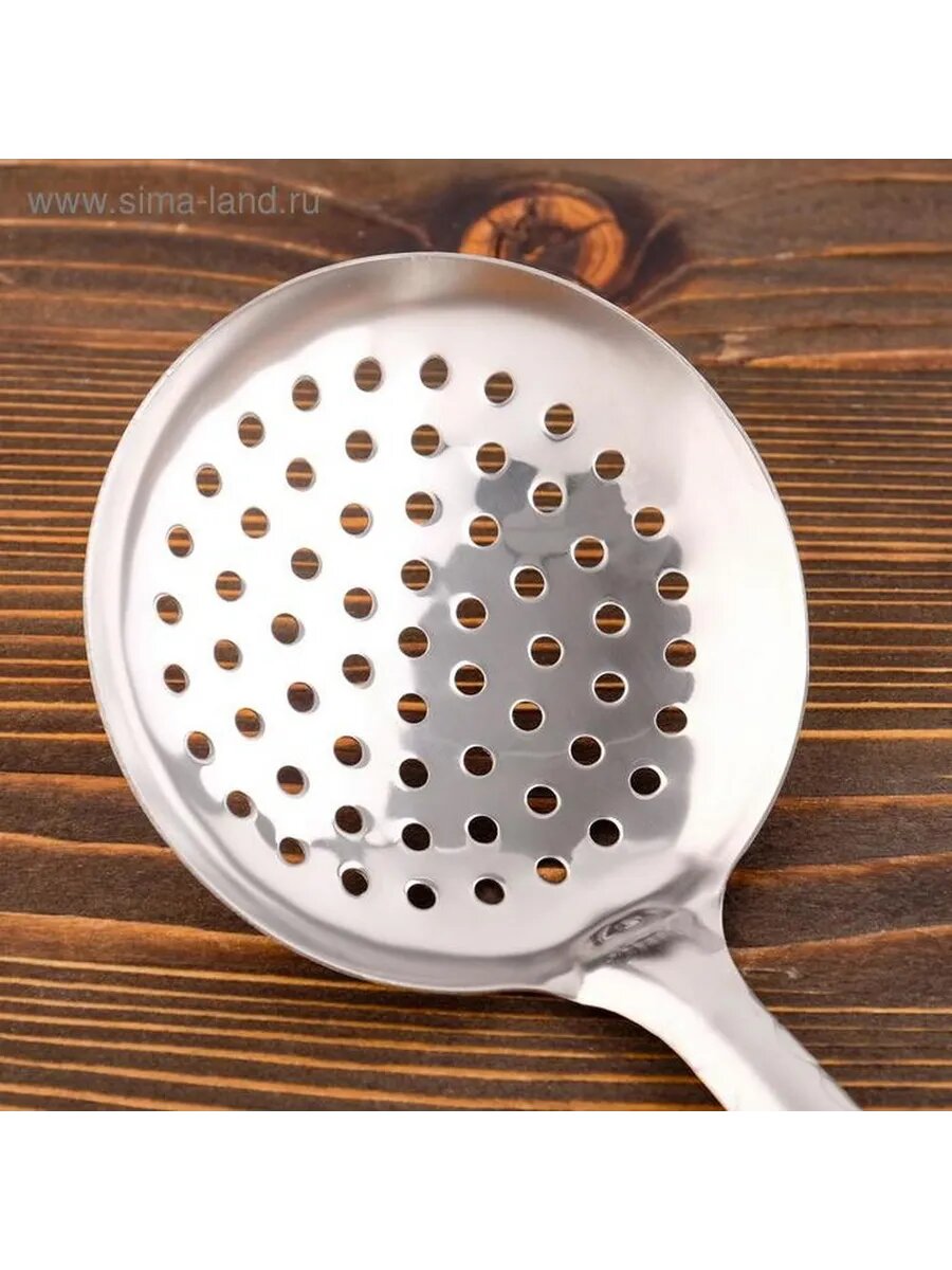 Качественная шумовка для казана с деревянной ручкой