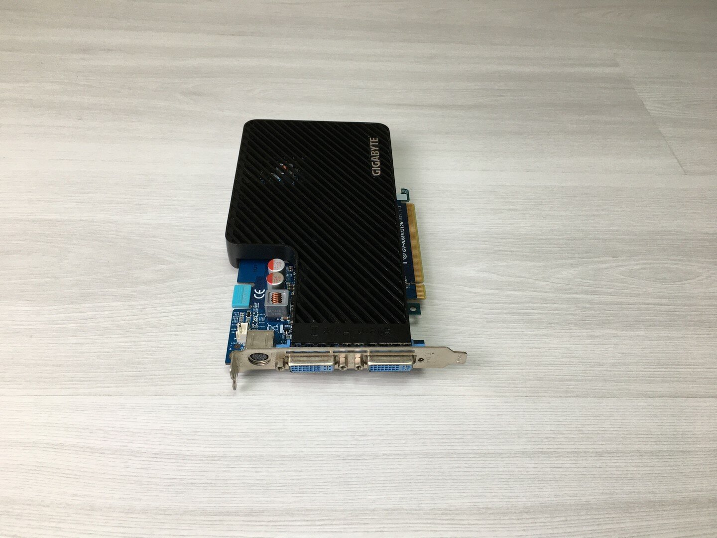 Видеокарта 512Mb GeForce 8600 GT GV-NX86T512H PCI-E пассивное охлаждение