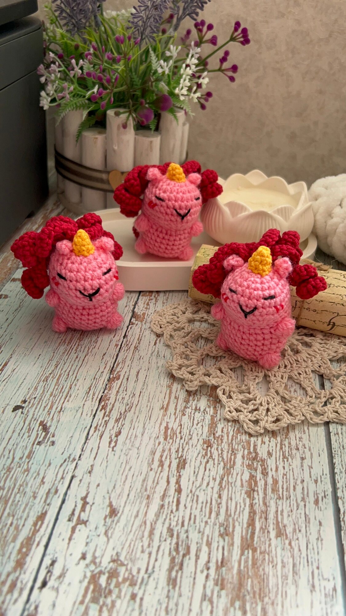 Брелок Капибара. Вязаная игрушка капибара единорог