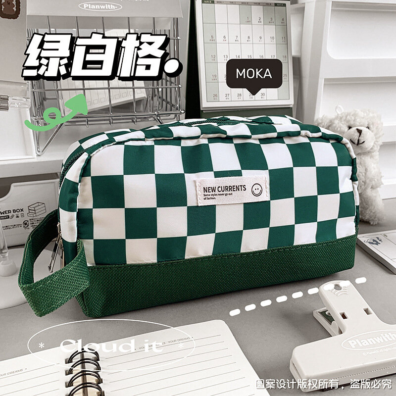 Пенал, черно-белый, в клетку, с молочным принтом, для карандашей