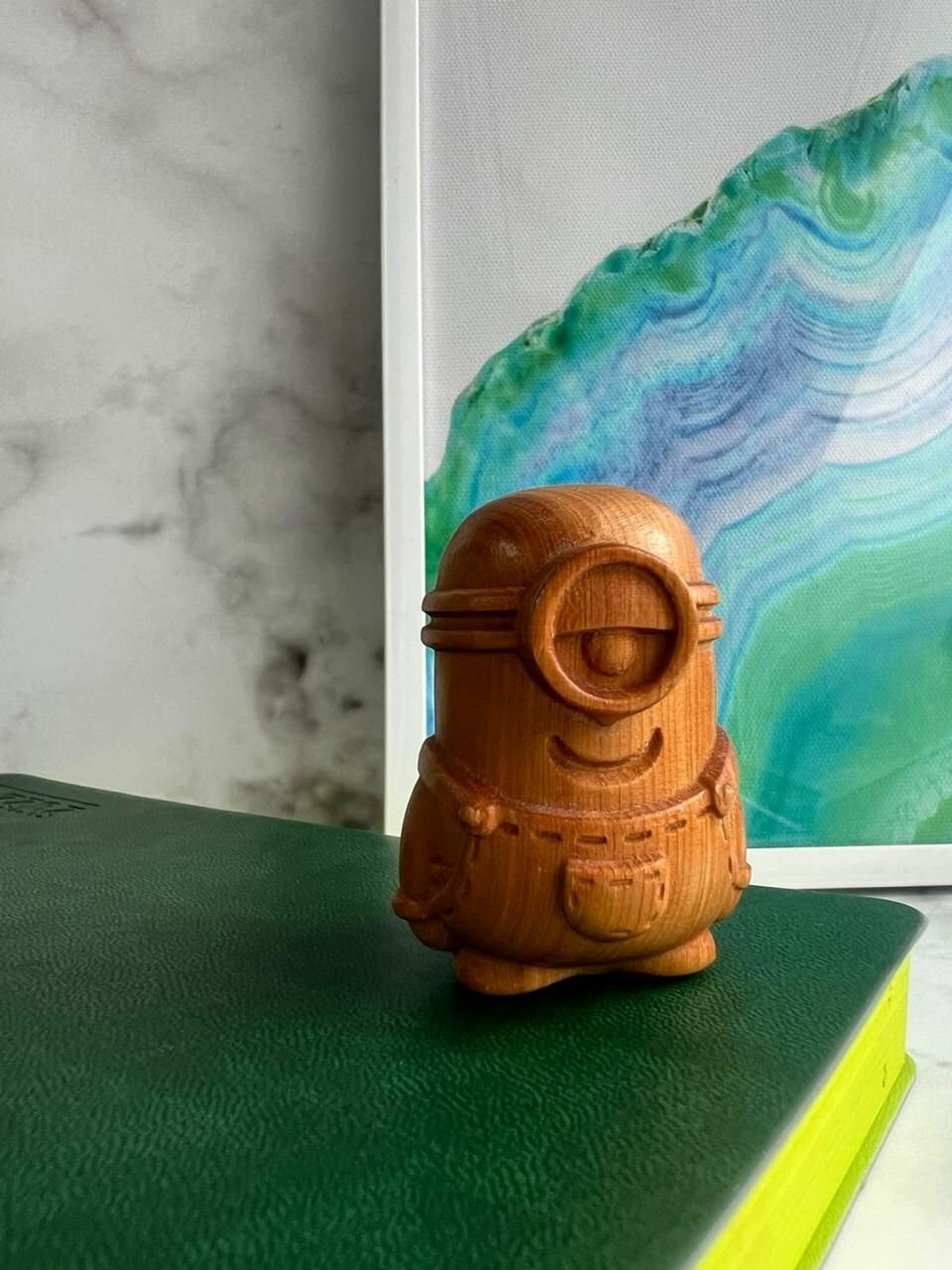 Фигурка Миньон из натурального дерева