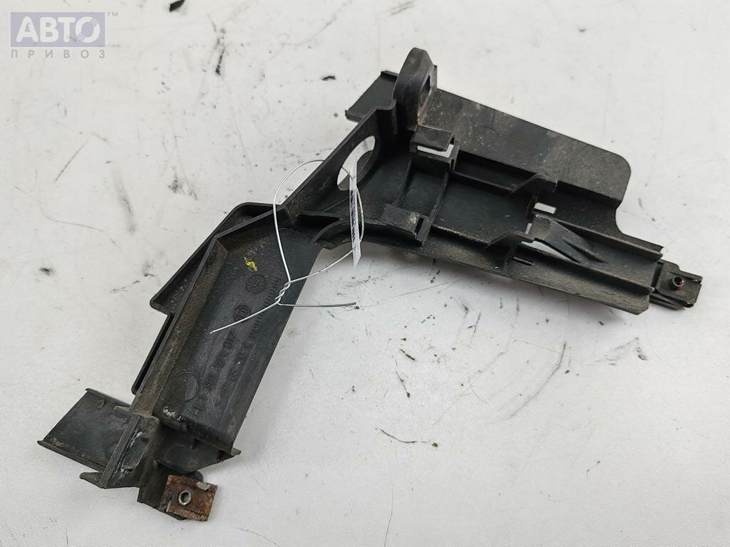 Крепление фары левой BMW 3 E46 (1998-2006)