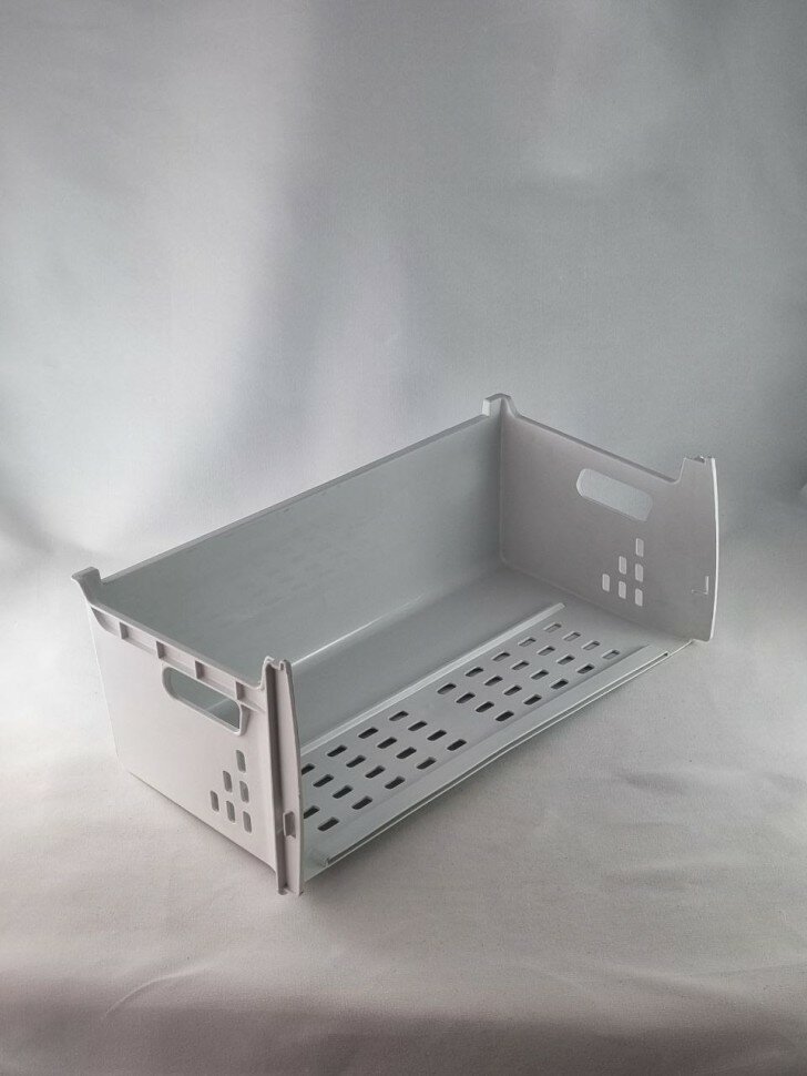 Корпус ящика (нижний) морозильной камеры для холодильника Beko 470x185x230 4612610100