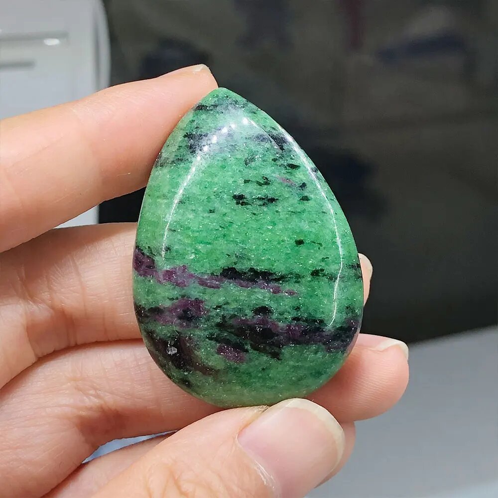 Натуральный камень рубин, зузилит, эпидот капля 30 мм