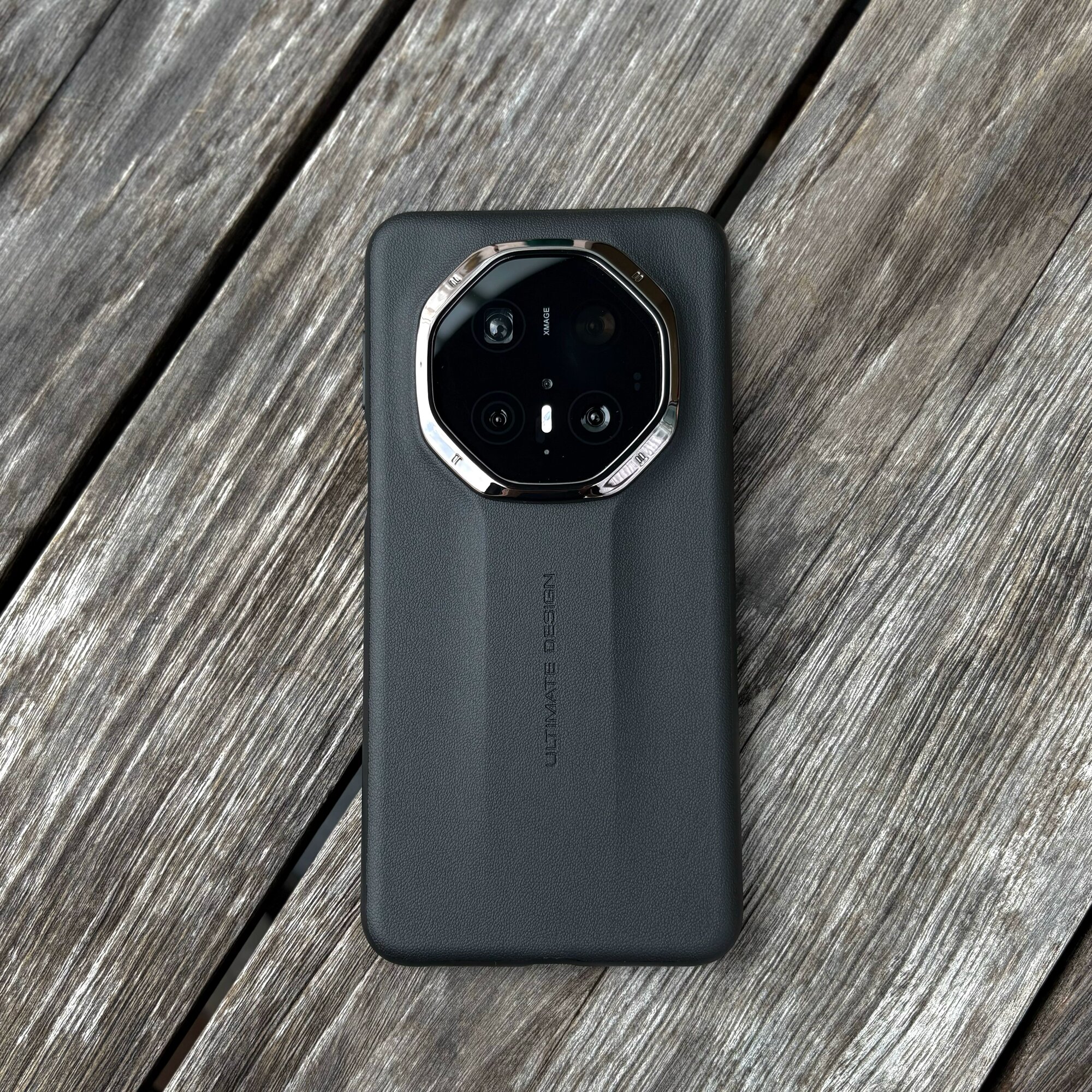 Премиум кожаный мягкий чехол для Huawei Mate 70 чёрный, ультратонкий с бесплатной линзовой пленкой Kunlun