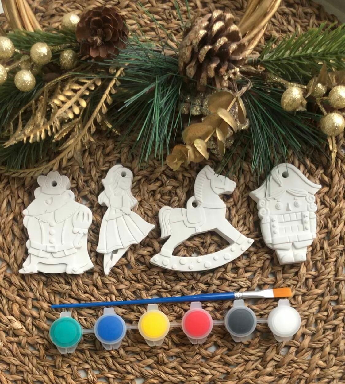 Набор для раскрашивания игрушек из гипса по мотивам сказки "Щелкунчик"/Игрушки из гипса/Новогодняя коллекция/Елочный декор