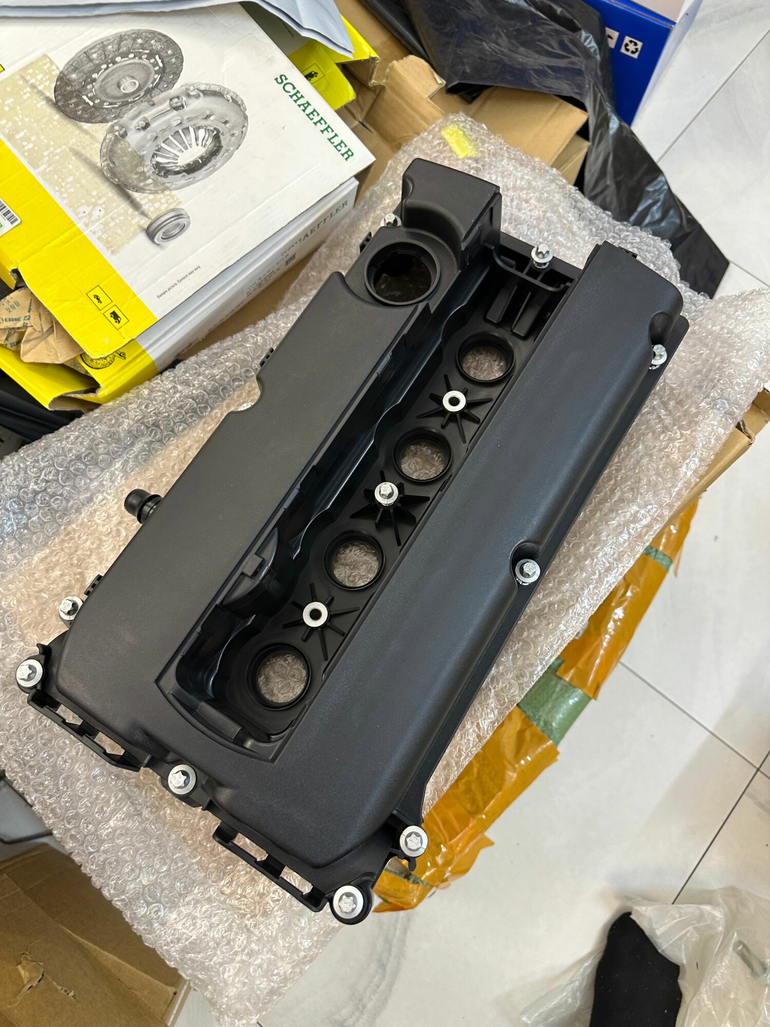 Крышка клапанная опель шевроле 55564395