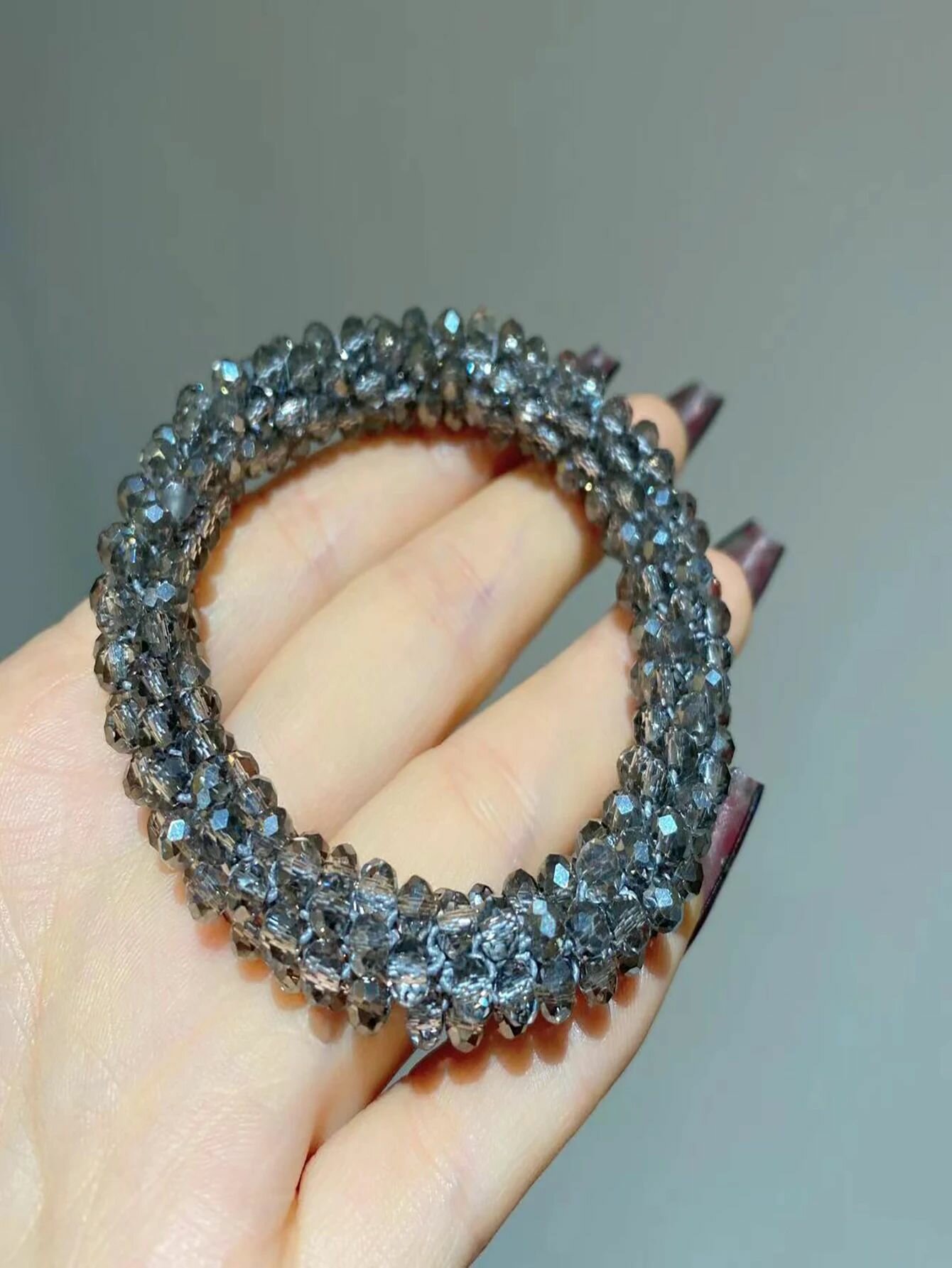 Резинка для волос - браслет серо-голубая с кристаллами