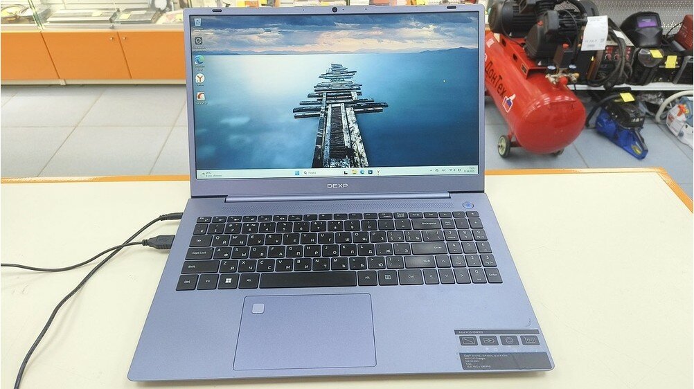 15.6" Ноутбук DEXP Atlas (M15-I3W302), Intel Core i3-1215U, Intel UHD Graphics, SSD 8/256, серый Б/У Уценка