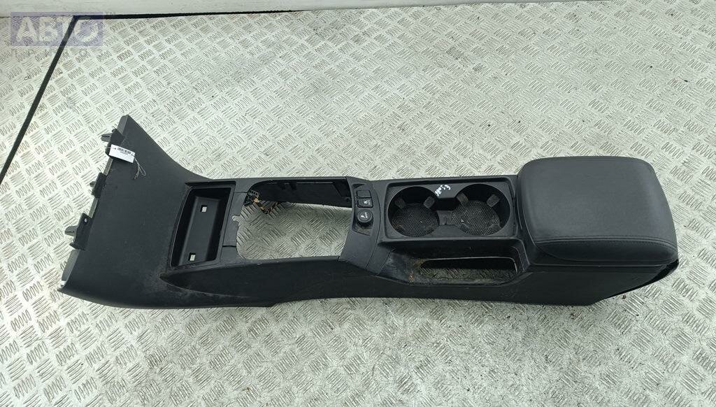 Подлокотник Volvo S40 / V50 (2004-2013)