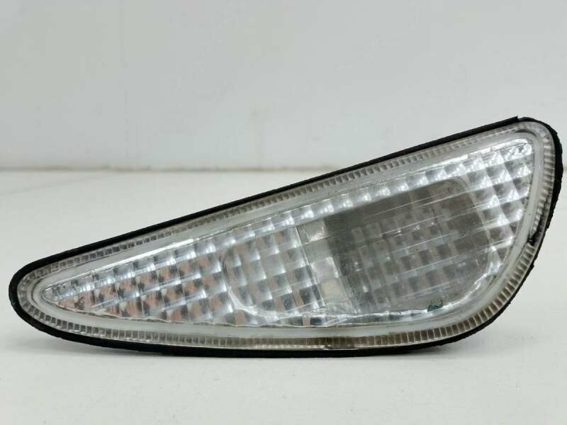 Указатель поворота в бампер правый Nissan Cefiro A33 1998-2003