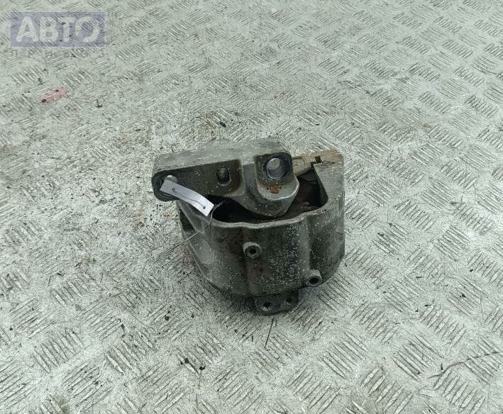 Подушка крепления двигателя Volkswagen Golf-4