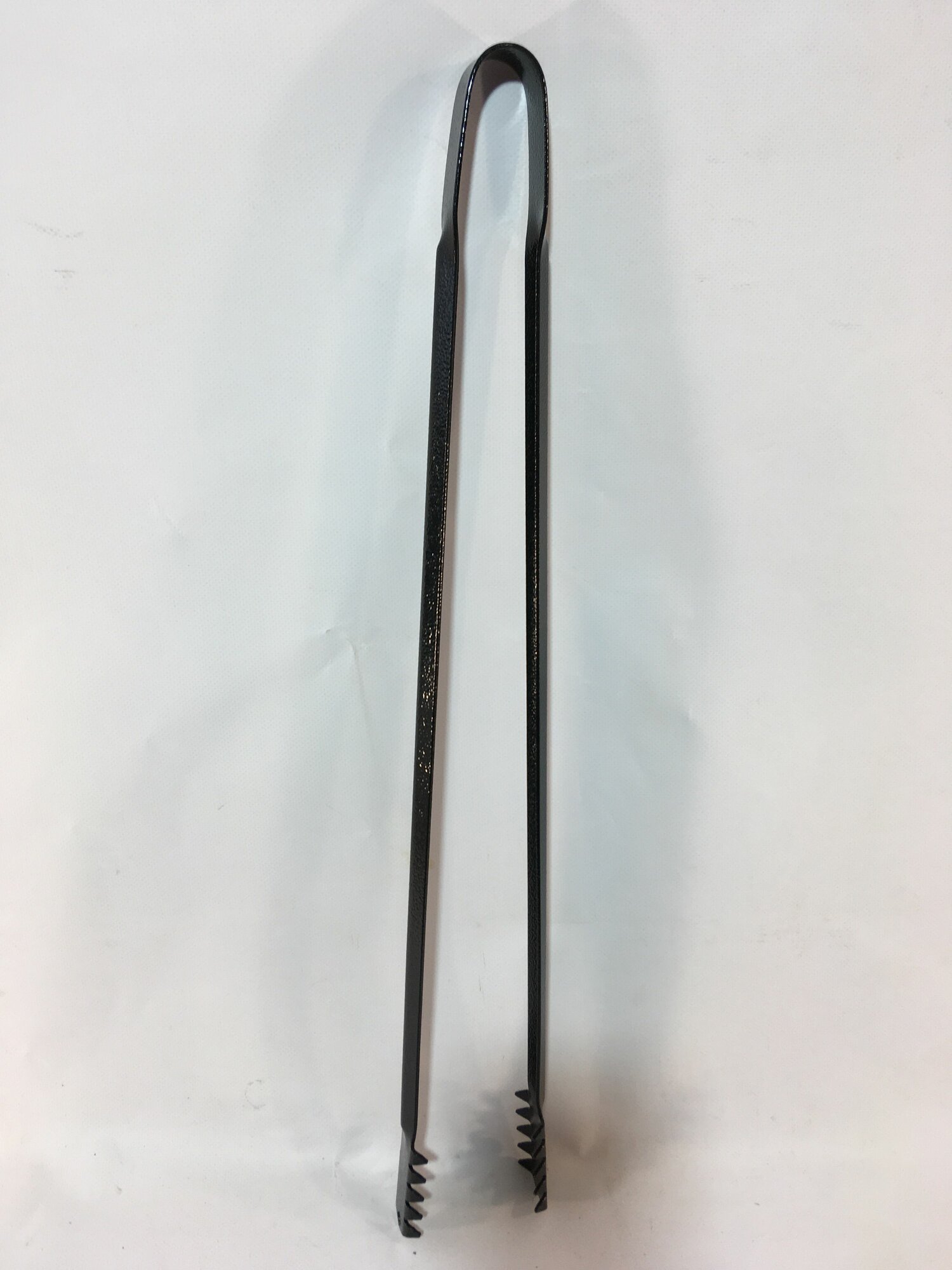 Щипцы металлические черные