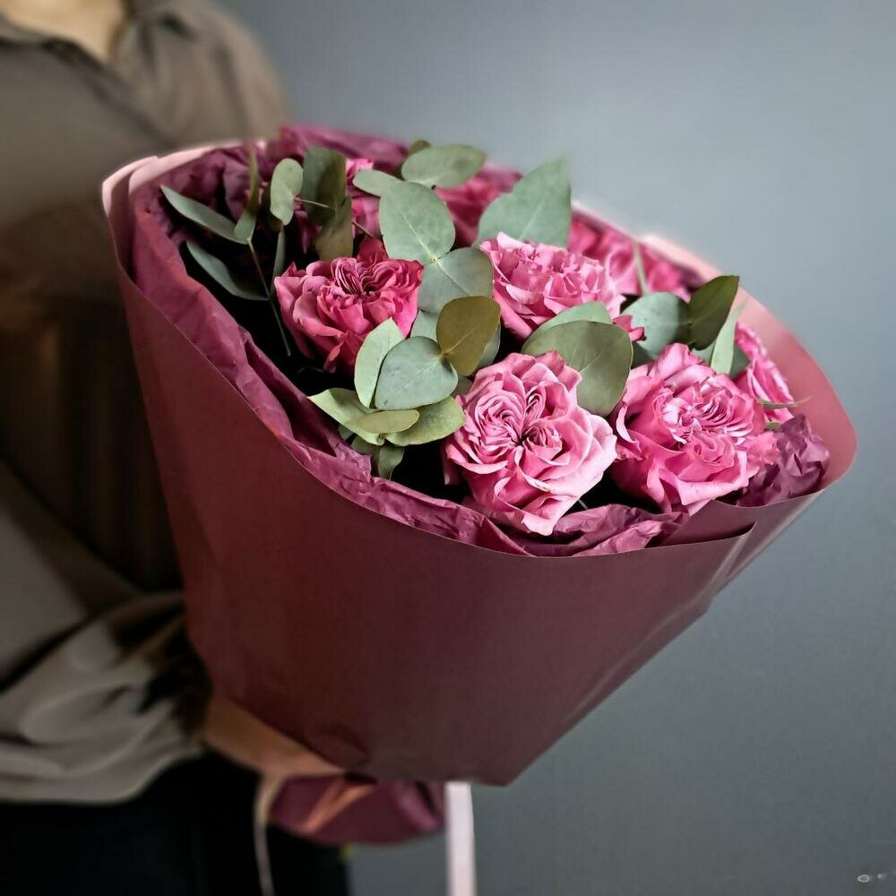 Букет из 9 пионовидных роз Кантри блю, стильное оформление, 50 см