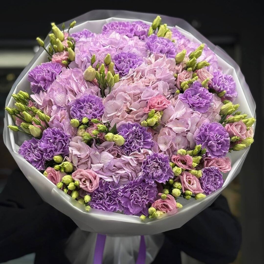 Букет из фиолетовых гортензий, диантусов и эустомы, красивый букет цветов, шикарный, премиум цветы, премиум букет