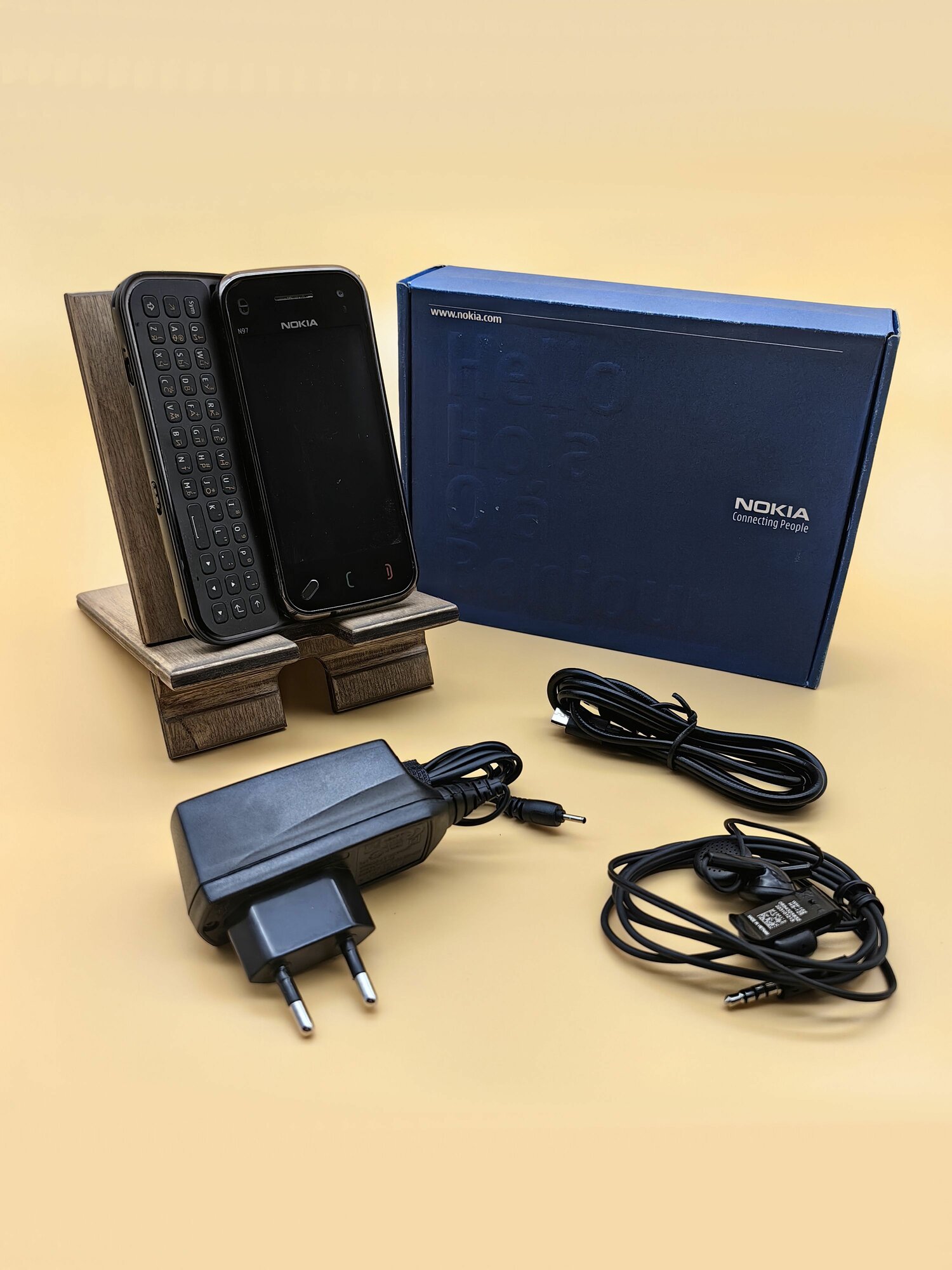 Мобильный кнопочный телефон слайдер Nokia N97 mini